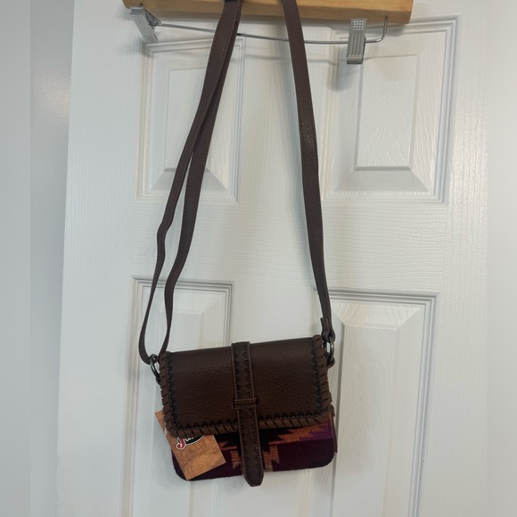 Justin Boots | Bags | Nwts Justin Crossbody Purse | Poshmark